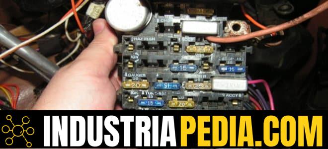 Cómo cablear una caja de fusibles de automóvil I Guía Completa